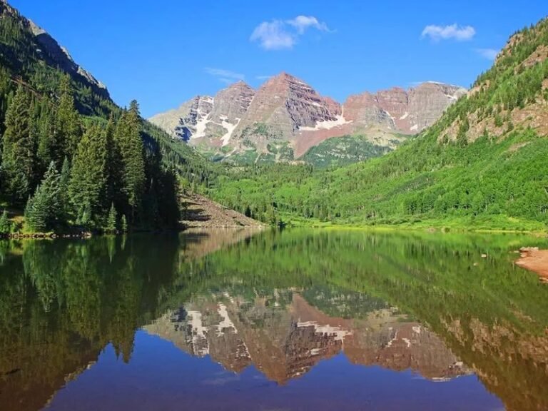 12 Breathtaking Lakes To Swim In Colorado